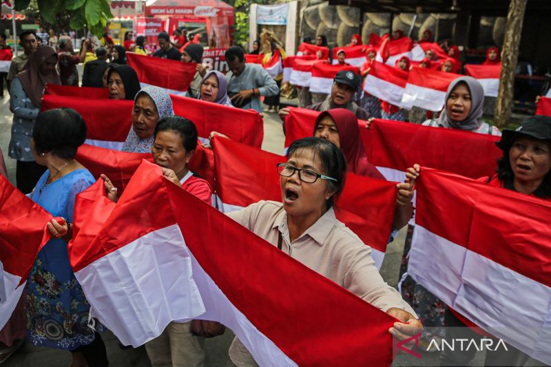 Kapan mulai pasang Bendera Merah Putih? berikut ini ketentuannya! - ANTARA News Jawa Barat