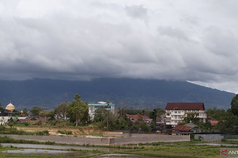 PGA laporkan Gunung Marapi di Sumbar erupsi sekitar 30 detik - ANTARA News