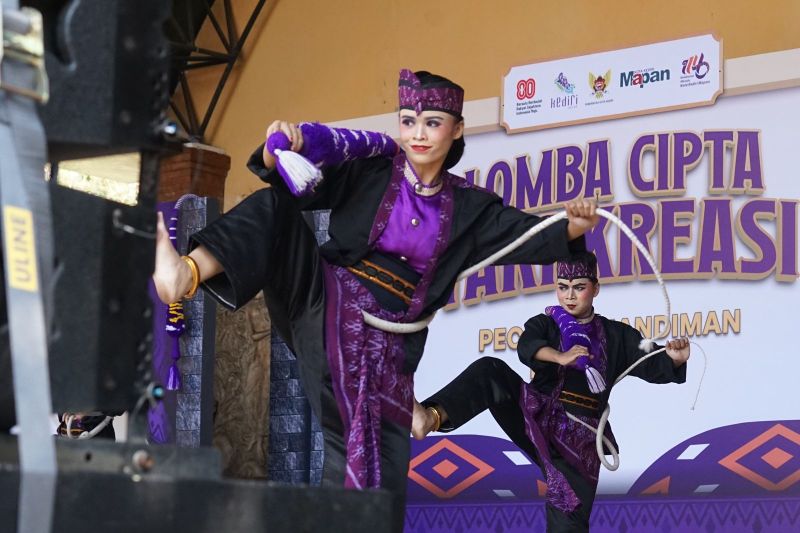 1.001 penari pecut samandiman atraksi di Kediri - ANTARA News