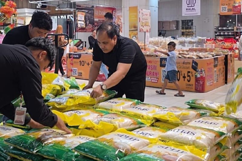 Bulog Sumut salurkan 157 ton beras SPHP ke ritel modern - ANTARA News