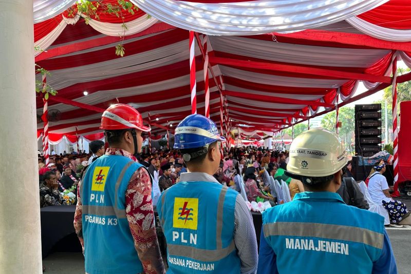 PLN sukses penuhi kebutuhan listrik perayaan HUT RI di Jatim - ANTARA ...