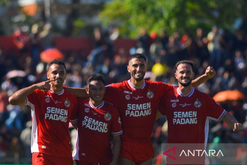 Tak ingin turun kasta, Semen Padang datangkan delapan pemain asing baru ...