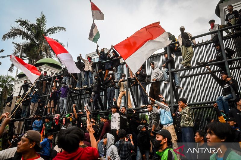 Kriminal kemarin, nama-nama penabrak ojol hingga gelombang unjuk rasa - ANTARA News