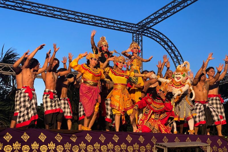Budaya Bali pikat warga Jepang di Enoshima Bali Sunset - ANTARA News