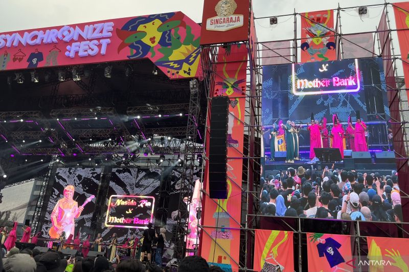Nasida Ria-Mother Bank memukau kaum muda di Synchronize Fest 2025 ...