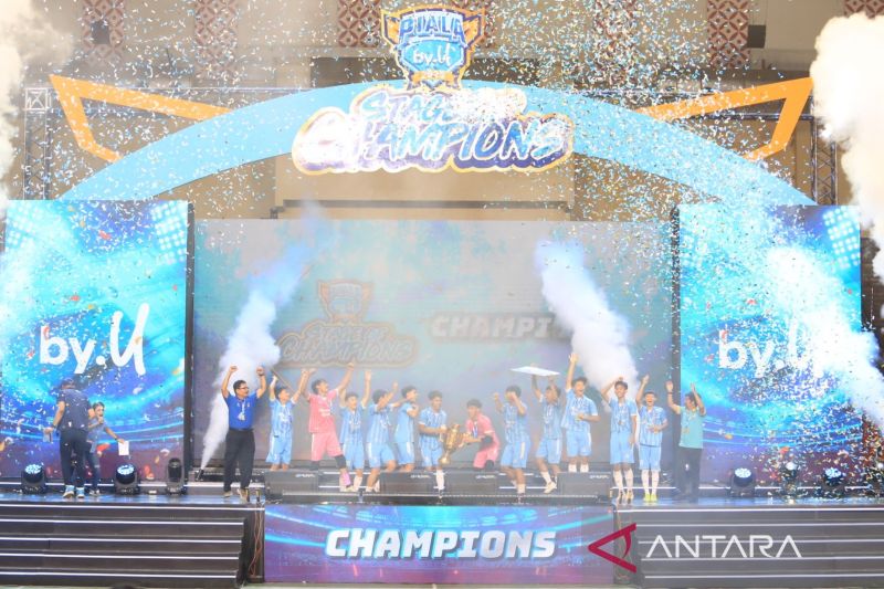 SMAN 2 Banjarmasin Juara Piala by.U - ANTARA News