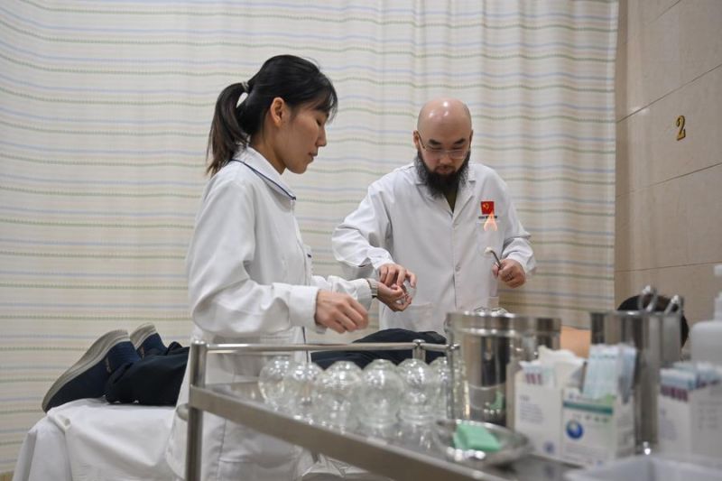 Akupunktur dokter China semakin mendapat pengakuan di Kuwait - ANTARA News