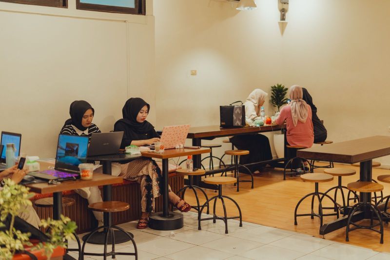 Hingga Agustus 2025 tercatat sebanyak 1.035 warkop dan coffee shop ...