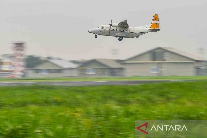 Indonesia plans to reopen commercial flights at two air bases - ANTARA News