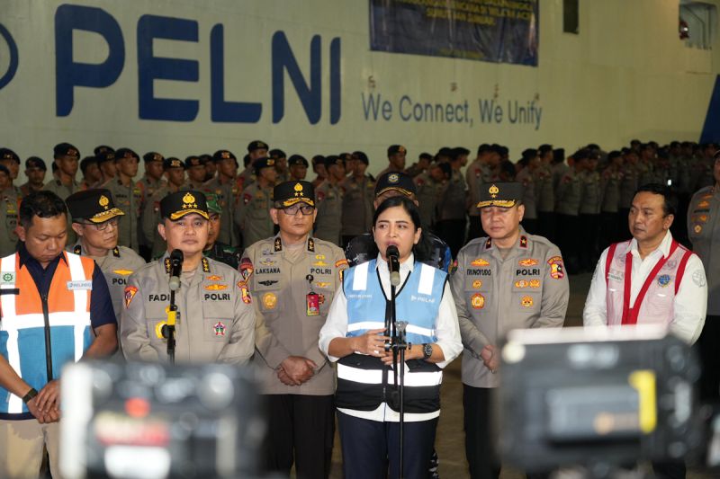 Pelni angkut 237 personel Polri dan logistik pakai KM Egon menuju ...