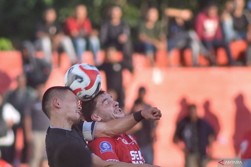 Sama-sama di zona degradasi, Persis Solo gasak Semen Padang FC di ...