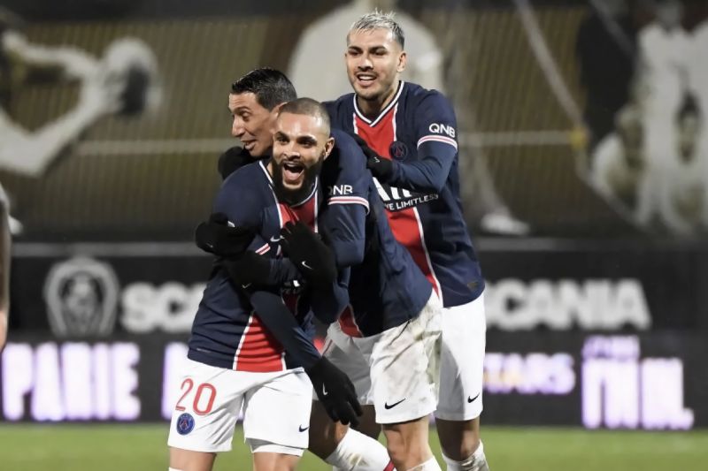 Manajemen Persib pastikan mantan bek PSG Kurzawa telah tiba di Bandung ...