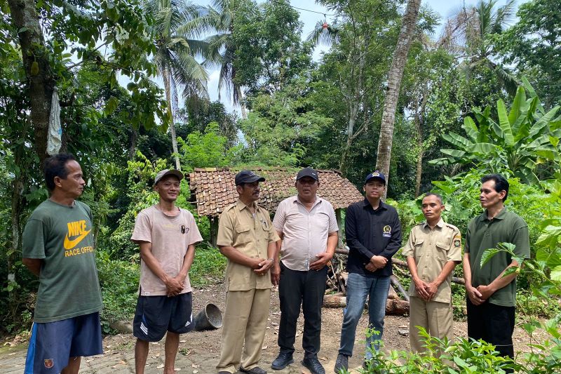 Anggota DPRD Kulon Progo Suradi harapkan bupati perlebar jalan setapak ...