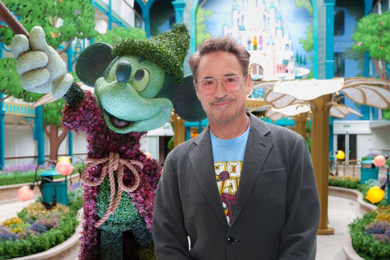 Robert Downey Jr. jadi pelindung seremoni kapal Disney Adventure ...
