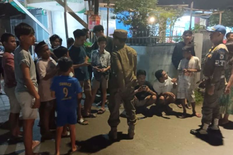 Perang sarung dan luka Ramadhan - ANTARA News