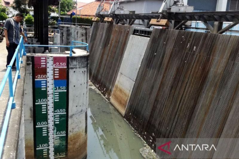 BPBD DKI Jakarta informasikan status Pintu Air Pasar Ikan Siaga 1 ...