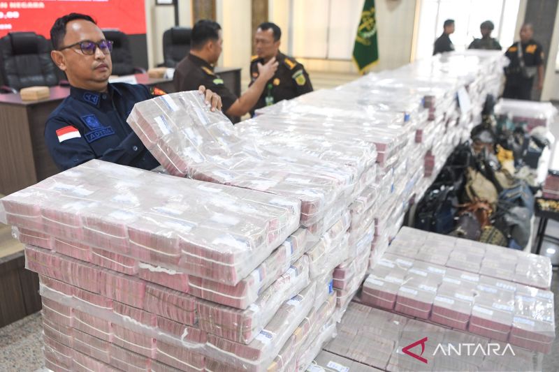 Kejati Kaltim amankan barang bukti korupsi lahan transmigrasi senilai ...