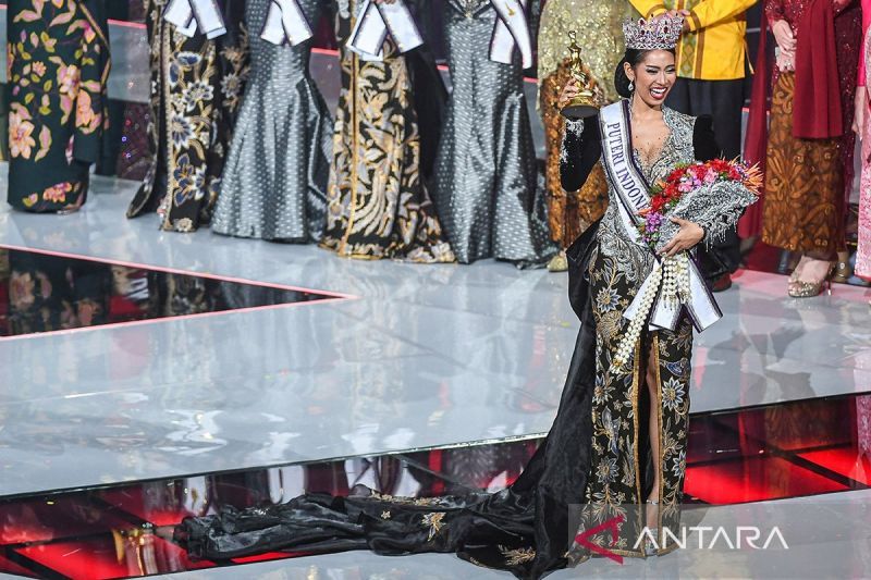 Puteri Indonesia 2026 Agnes Rahajeng ingin menginspirasi lewat kreasi ...