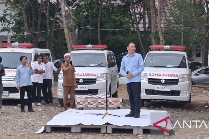 Kemenkes bantu 11 ambulans untuk pemulihan bencana Aceh Tamiang ...