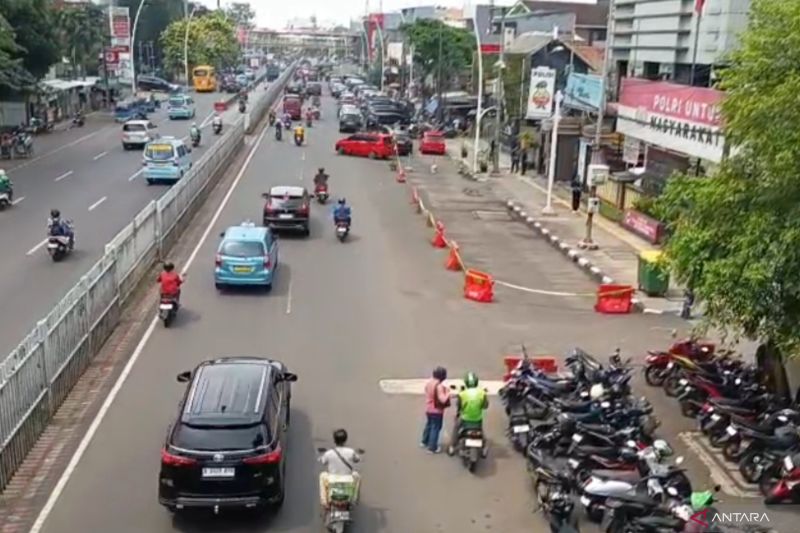 Sudinhub Jaktim kaji parkir resmi di Jalan Matraman Raya - ANTARA News