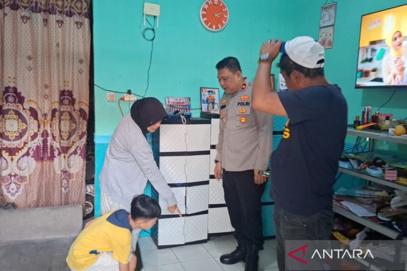 Peluru nyasar tembus atap rumah di Ciracas, nyaris kena seorang anak ...