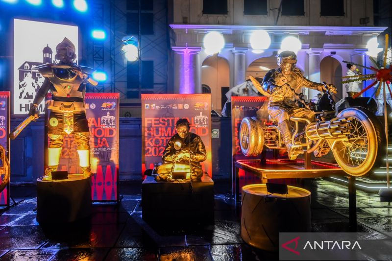 Festival manusia patung Humanoid di Kota Tua sambut HUT ke-499 Jakarta ...