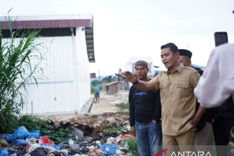Pemkab Solok percepat penanganan sampah Pasar Sungai Nanam - ANTARA Sumbar