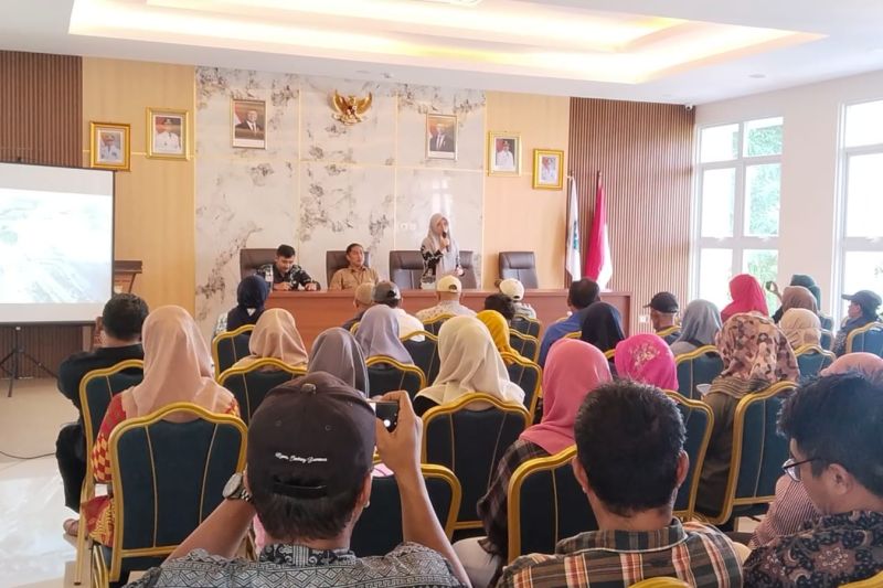 Jakut gencarkan pemilahan sampah jelang aturan baru Bantargebang ...