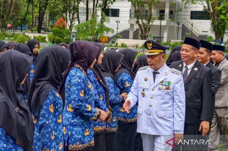 Bupati HST tekankan integritas dan profesionalisme kepada ratusan PNS ...