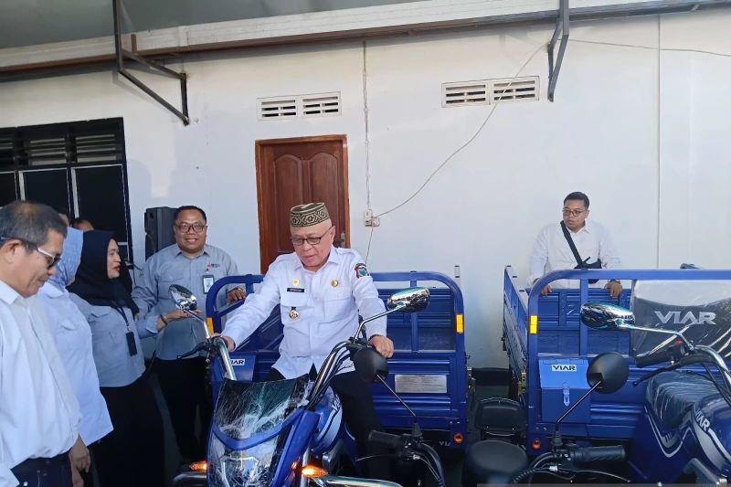 Pemkab Gorontalo terima tujuh viar untuk kebersihan dari BSG - ANTARA ...