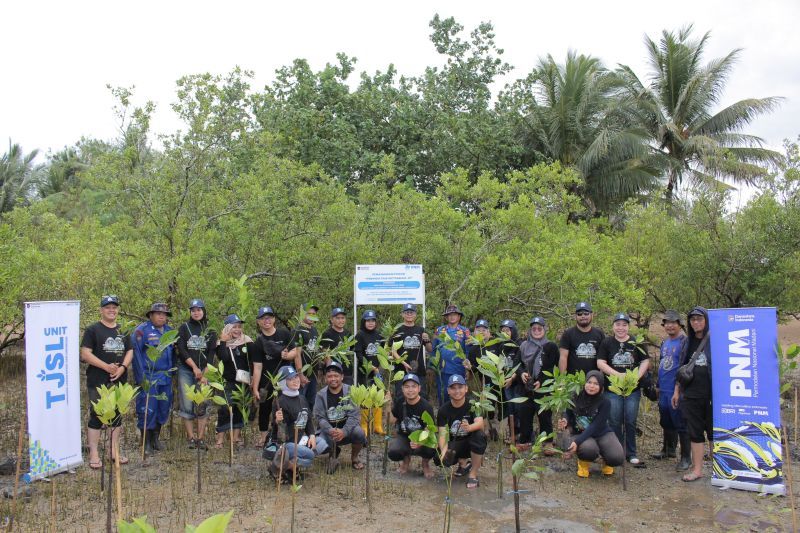 PT PNM perluas makna pemberdayaan di masyarakat akar rumput - ANTARA ...