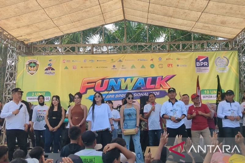 Bupati sebut Fun Walk Hari BPR-BPRS Jatim dongkrak ekonomi Madiun ...
