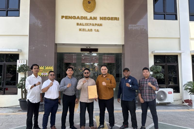 Tujuh advokat gugat Ketum DPN Peradi terkait rangkap jabatan - ANTARA ...