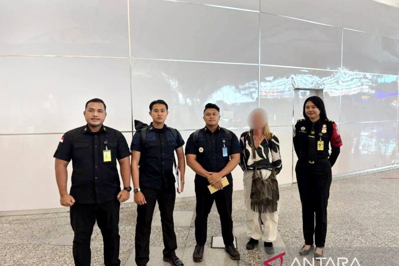 Imigrasi Bima deportasi WN Australia karena salahgunakan ITAS investor ...