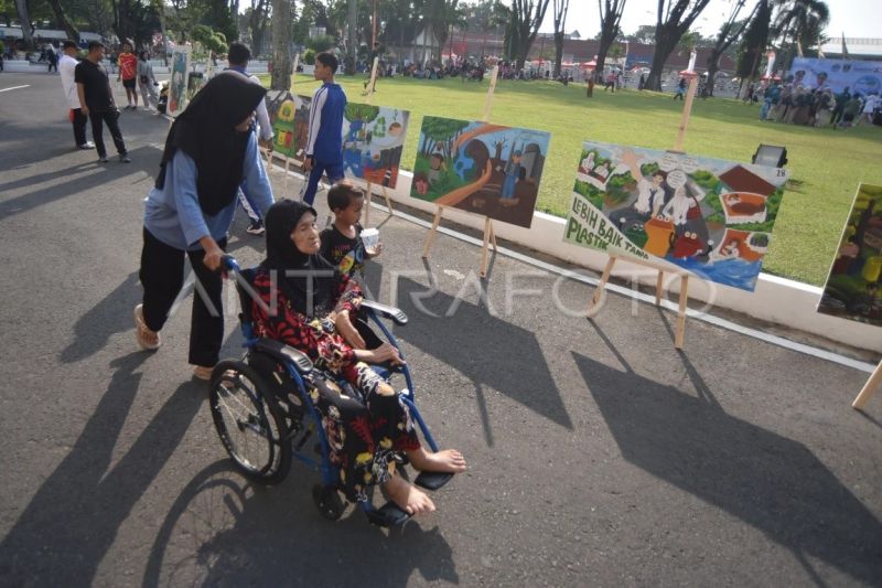 Pameran lukisan lingkungan karya pelajar di Padang - ANTARA Sumbar