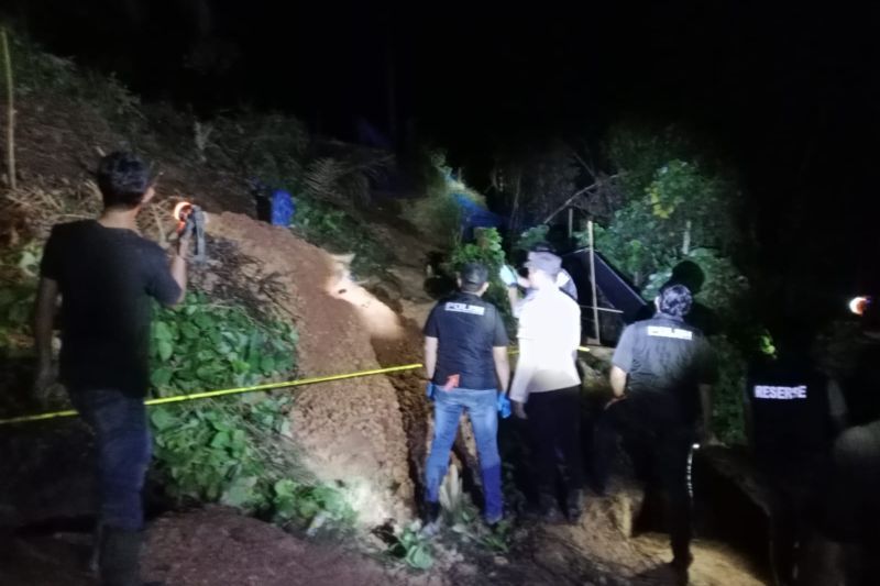 Tiga penambang emas di Aceh Jaya meninggal tertimbun longsor - ANTARA ...