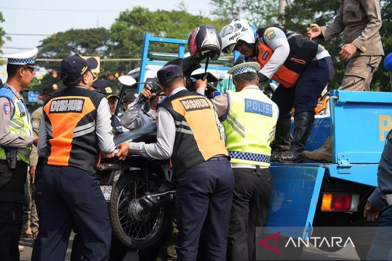 Pemkot Jakut gencarkan penertiban parkir liar cegah kemacetan - ANTARA News
